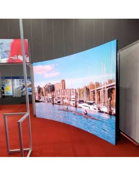 Pantalla LED Exterior 3x2 metros pich 3.9 CURVA con estuches case